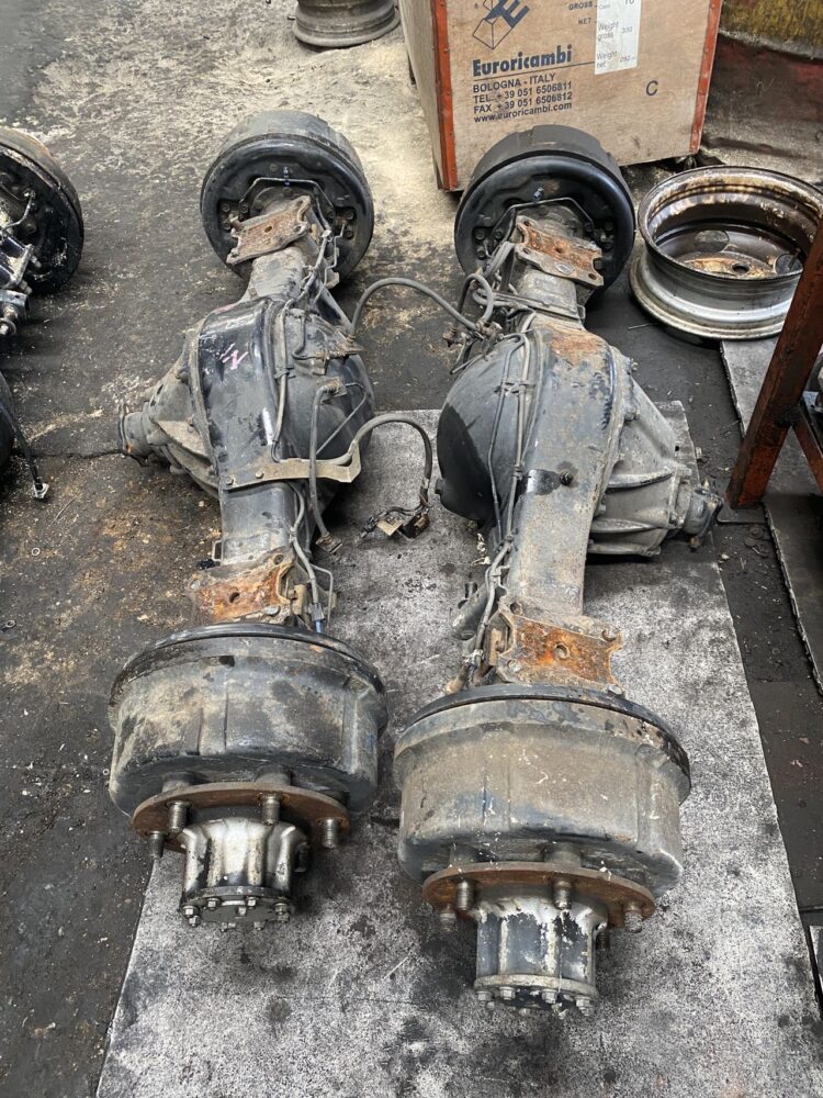 Isuzu NPR66 Road King 3 Ton Rear Axle 7x43 6 Hole - LORRY USED SPARE ...