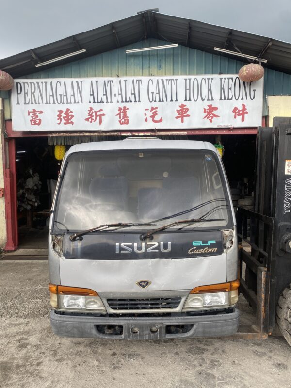 Isuzu NKR71 1 Ton 4HG1 Cabin Half Cut - LORRY USED SPARE PARTS ENGINE ...