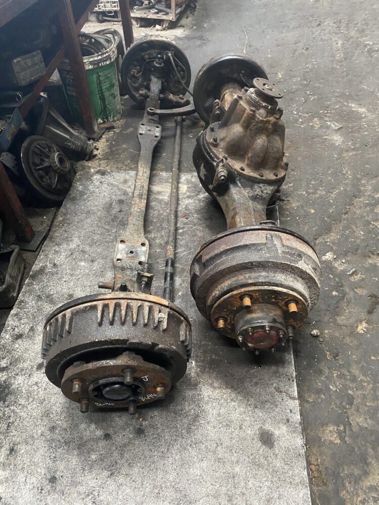 Toyota Dyna BU88 3 Ton Front Rear Axle 5 Hole 7x39 - LORRY USED SPARE ...