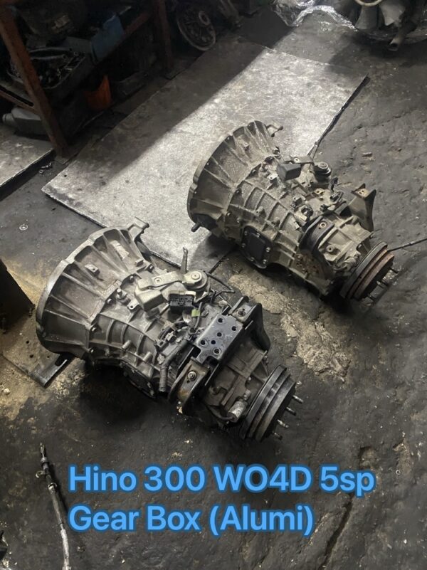 Hino 300 WO4D Gear Box Alumi - LORRY USED SPARE PARTS ENGINE GEARBOX ...