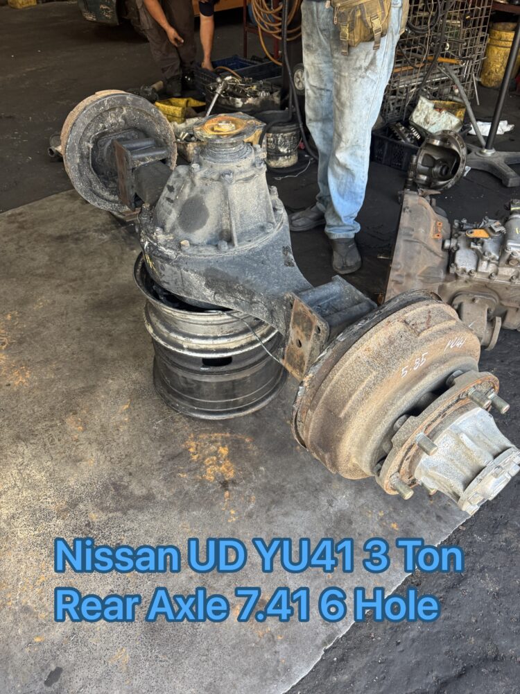 Nissan UD YU41 3 Ton Rear Axle 7.41 6 Hole - LORRY USED SPARE PARTS ...