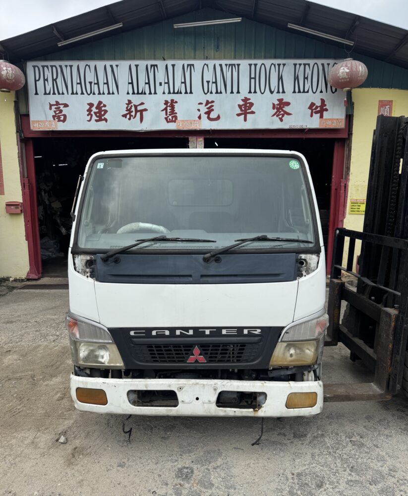 Mitsubishi Canter FE71 1 Ton Cabin Half Cut - LORRY USED SPARE PARTS ...